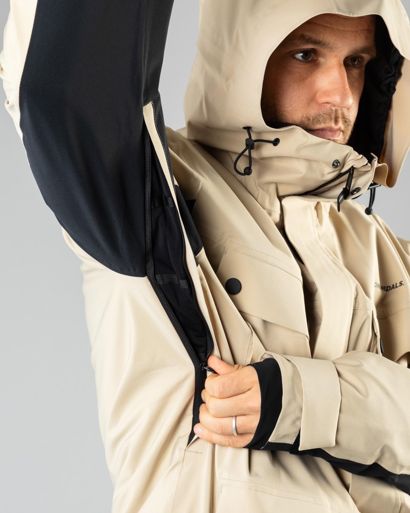 Cargo Jacket 2L | Beyond Medals